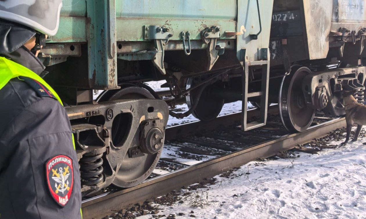 Двое школьников играли на железнодорожных путях в Братске - IrkutskMedia.ru